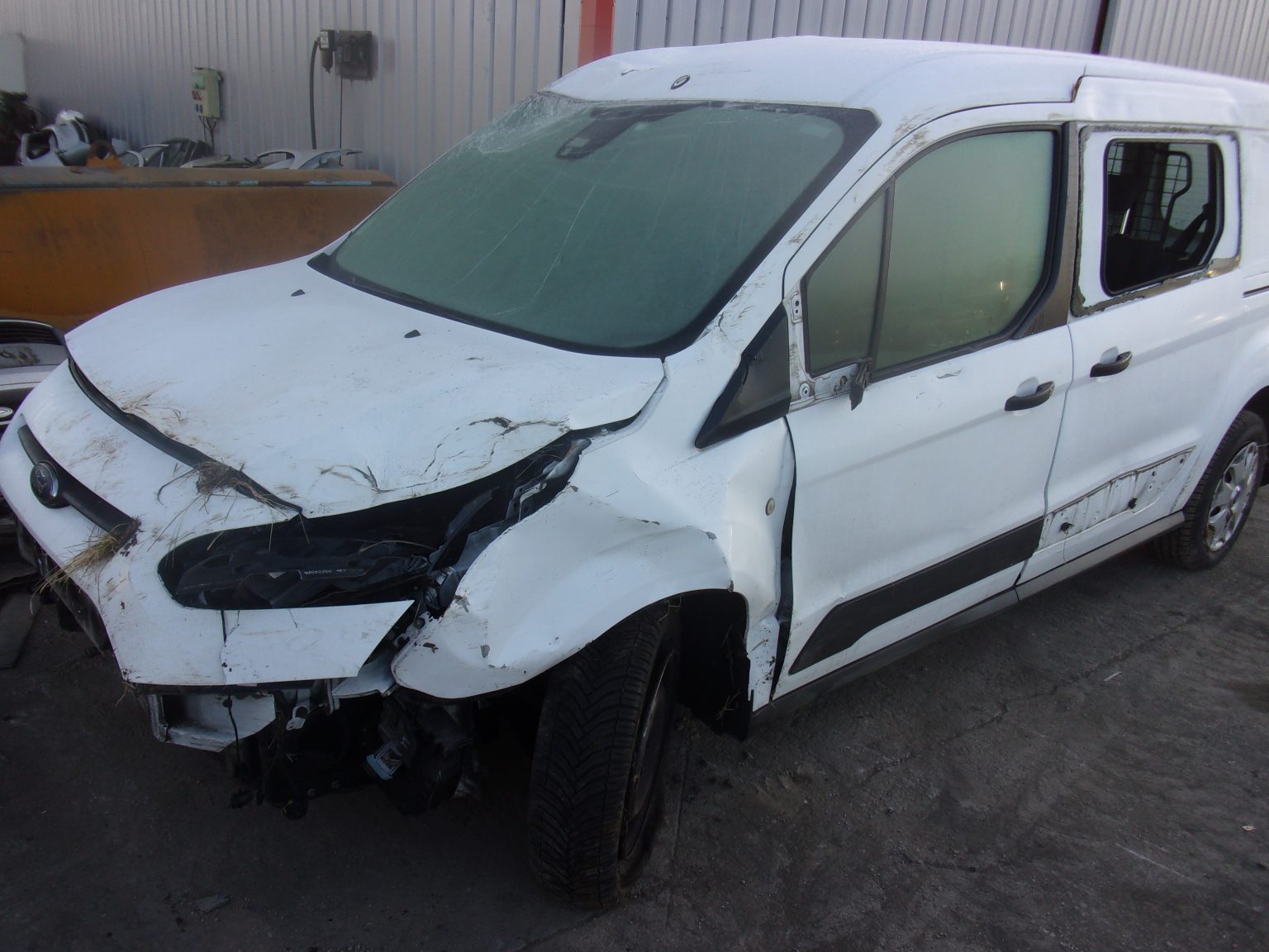 TRANSIT CONNECT - Véhicule accidenté // Méli Pièces Auto